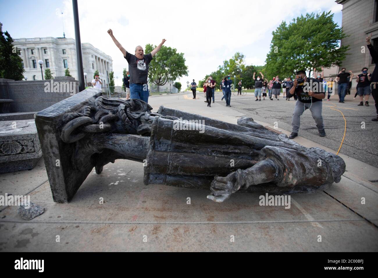 Saint paul minnesota columbus statue hi-res stock photography and ...