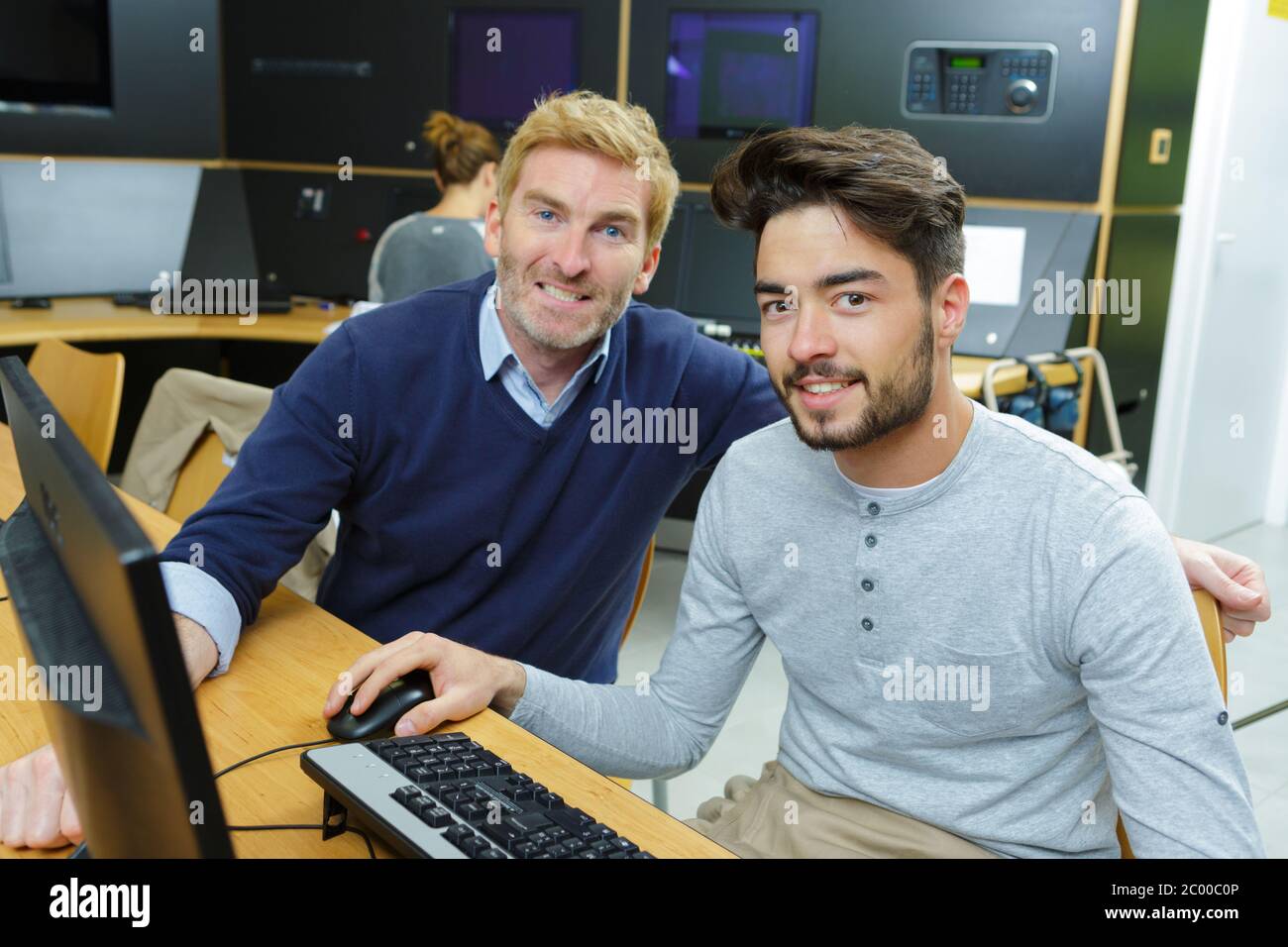 Portrait two smiling construction workers hi-res stock photography and ...