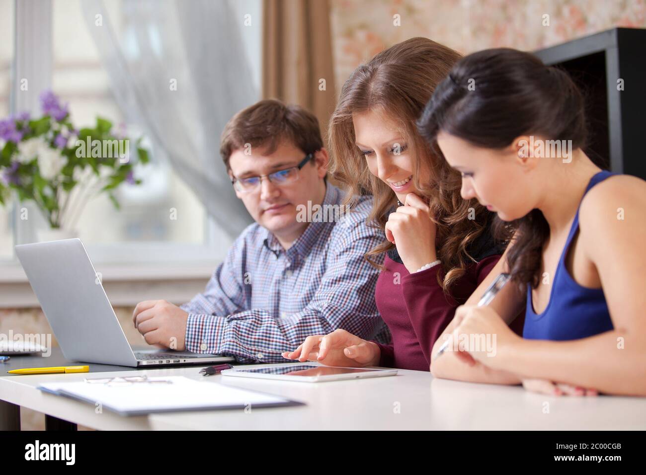 Modern classroom high school hi-res stock photography and images - Alamy