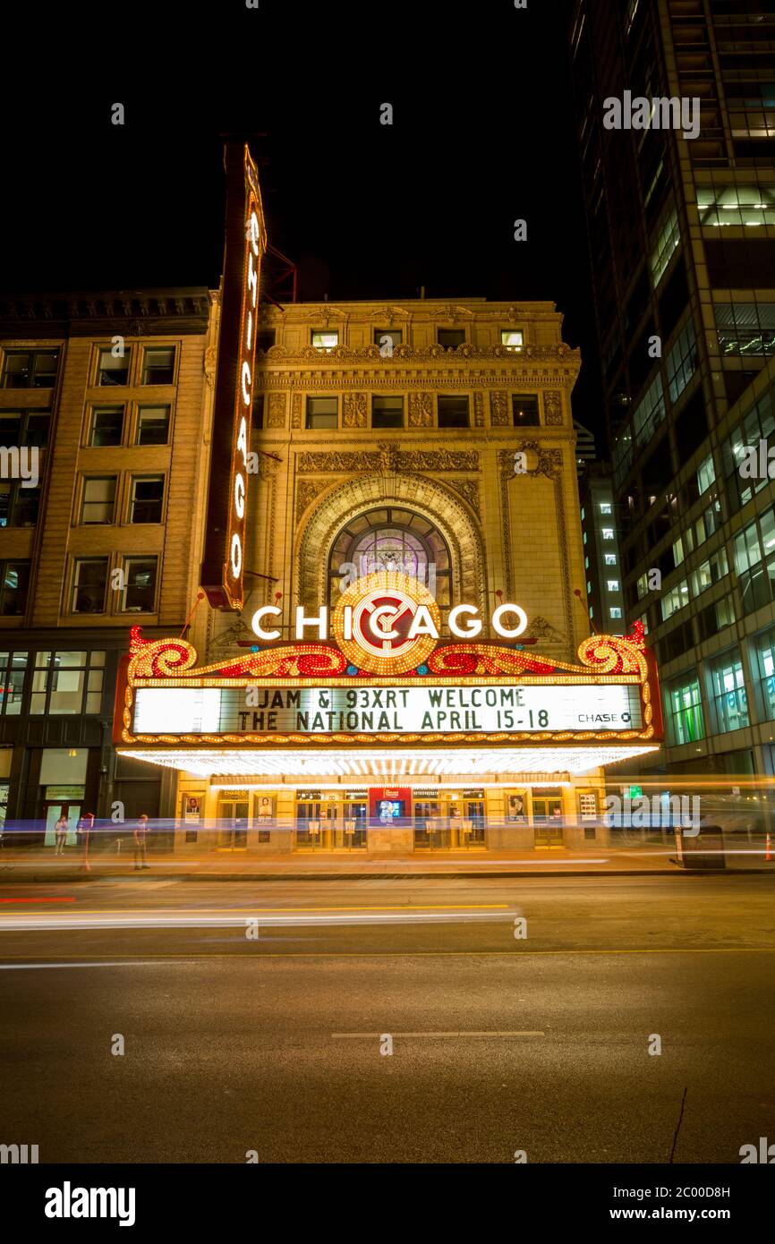 Chicago theatre marquee sign vintage hi-res stock photography and ...
