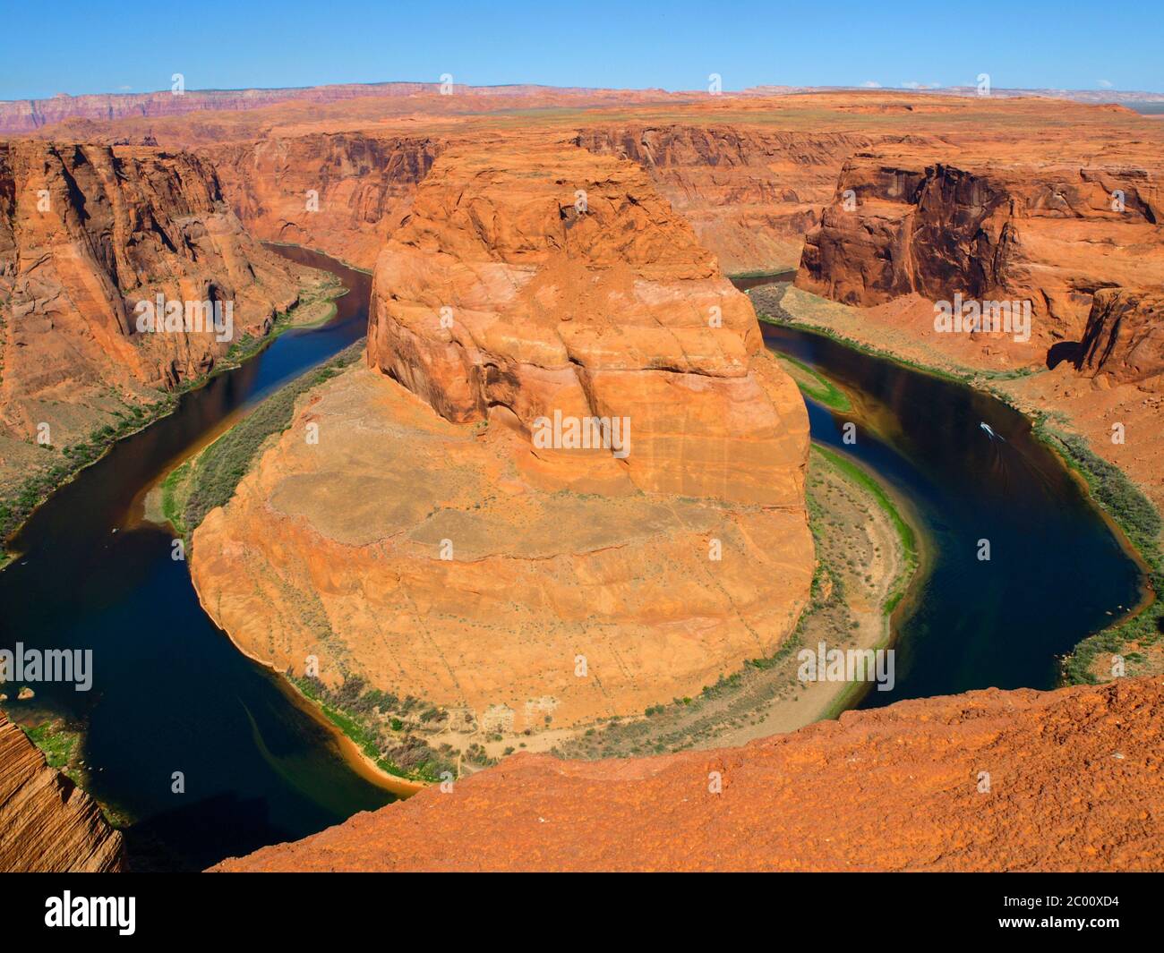 Horseshoe-shaped meander of the Colorado River near town of Page ...