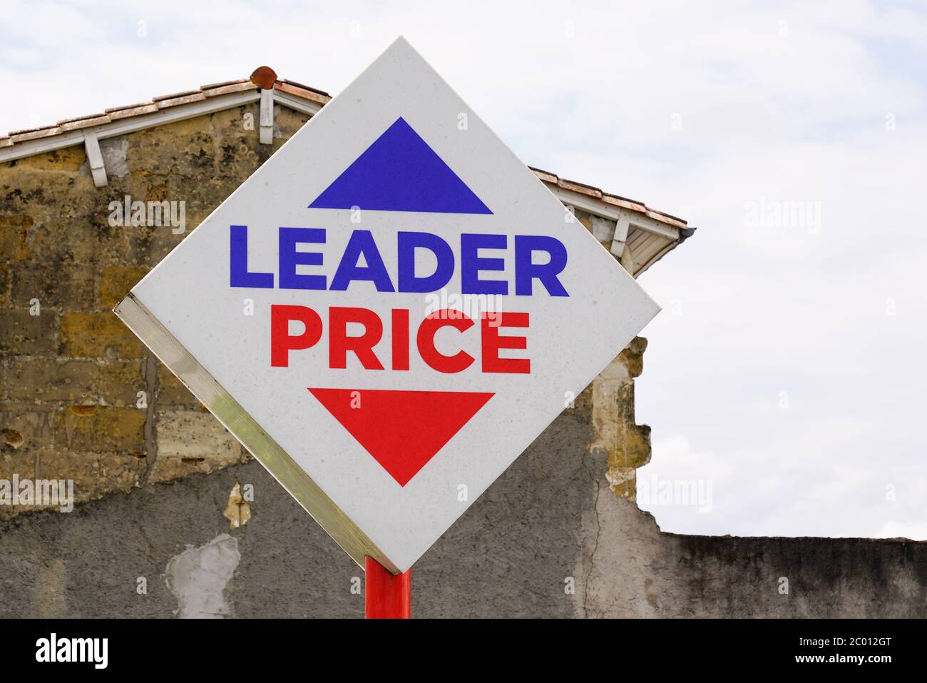 Bordeaux , Aquitaine / France - 06 06 2020 : Leader Price logo and sign ...