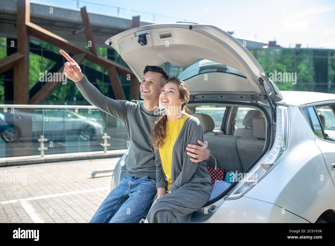 Man hand pointing finger car hi-res stock photography and images - Alamy