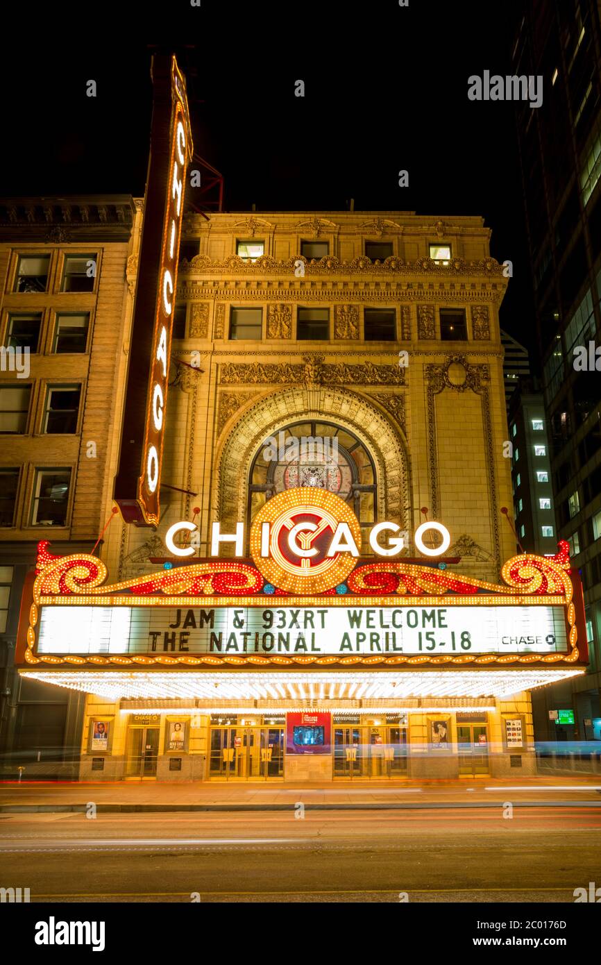 Chicago theatre marquee sign vintage hi-res stock photography and ...