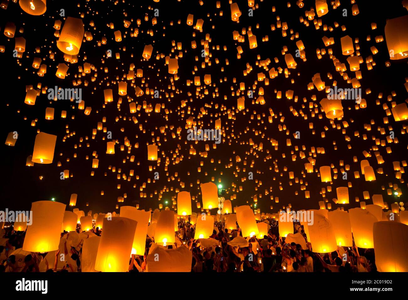 Family flying hot air hi-res stock photography and images - Alamy