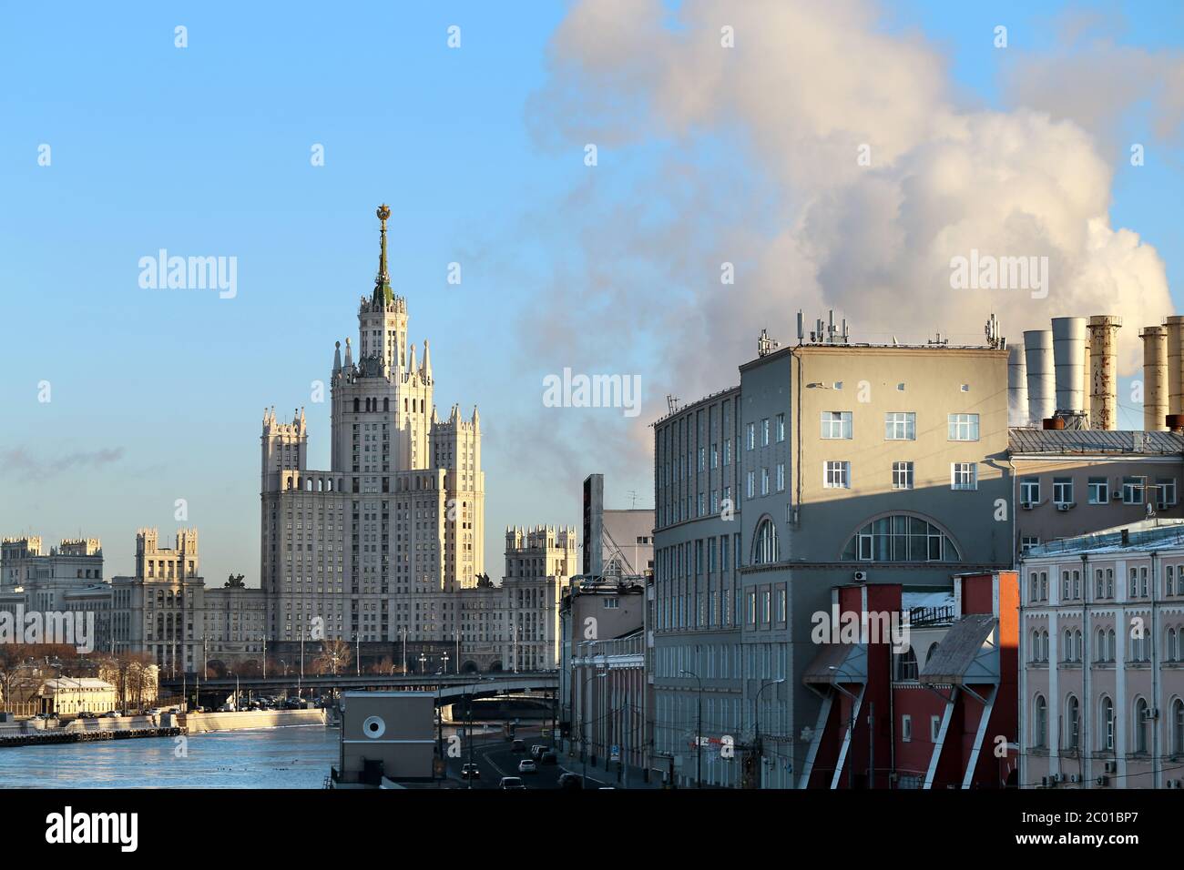 Embankment building hi-res stock photography and images - Alamy