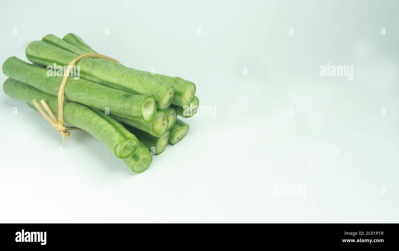 A bunch of string beans, one of the vegetables with a high fiber ...