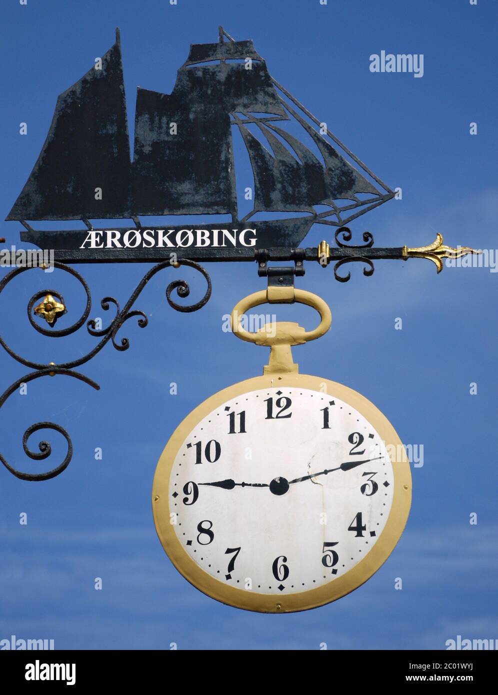 Advertising sailing hi-res stock photography and images - Alamy