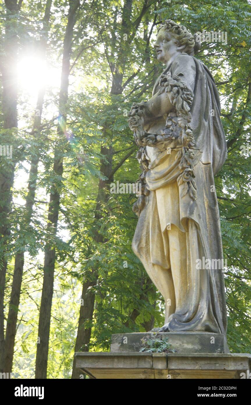 Flora roman goddess of flowers hi-res stock photography and images - Alamy