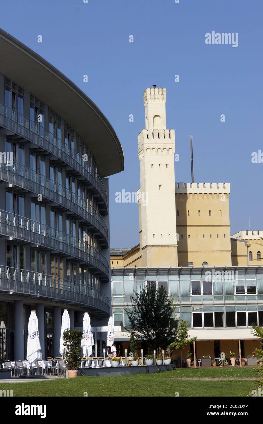 Old storehouse modern hotel hi-res stock photography and images - Alamy