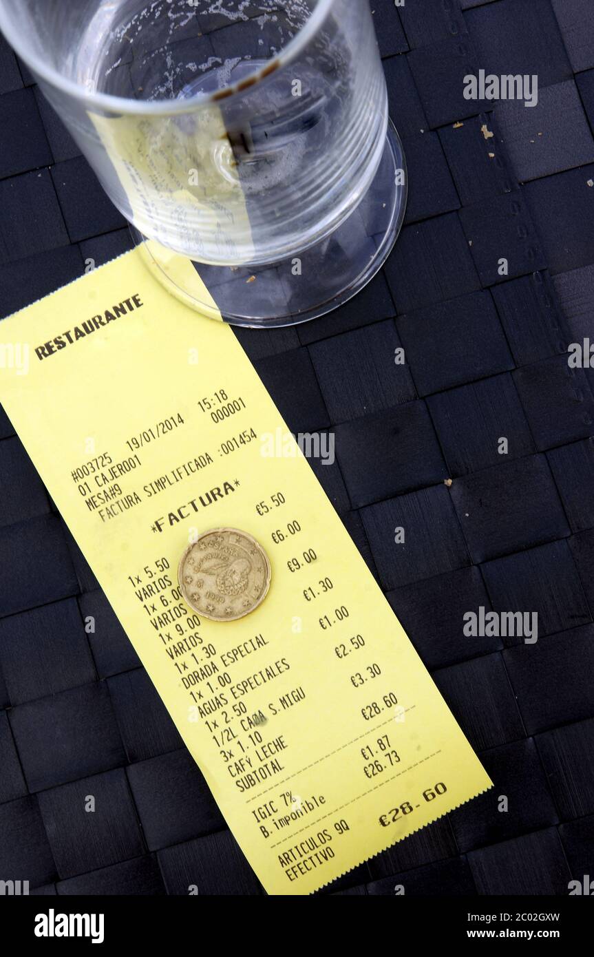 receipt in the restaurant Stock Photo - Alamy