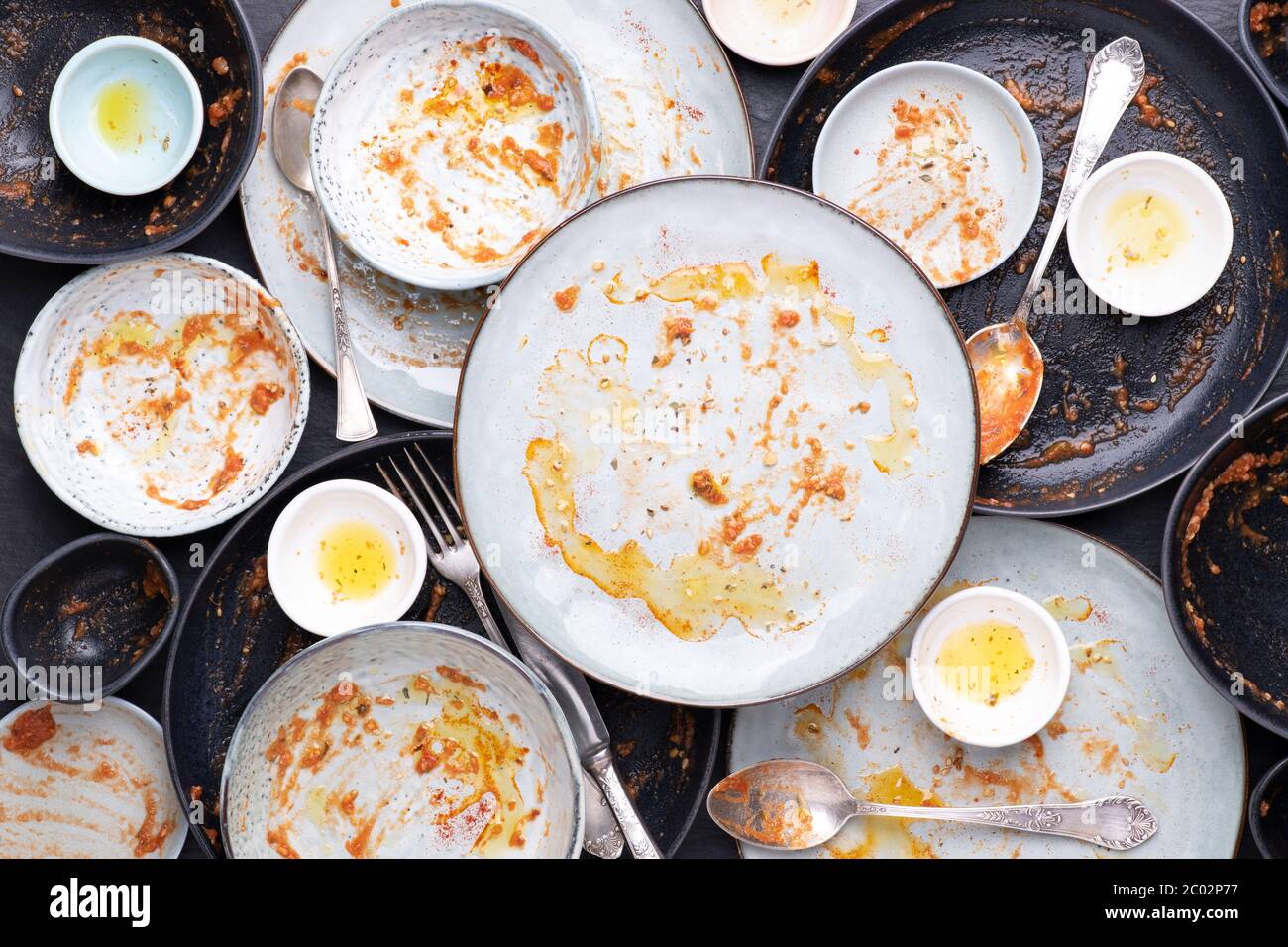Washing dishes restaurant hi-res stock photography and images - Alamy