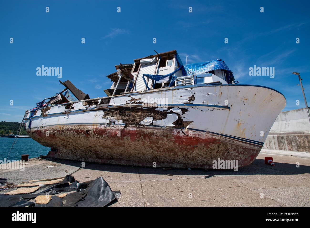 Old sunken wooden port hi-res stock photography and images - Alamy