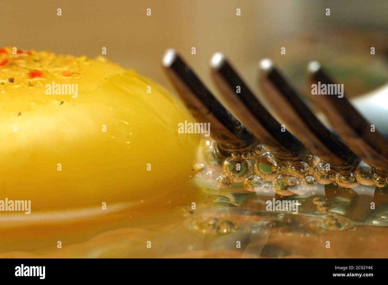 Egg yolk drop hi-res stock photography and images - Alamy