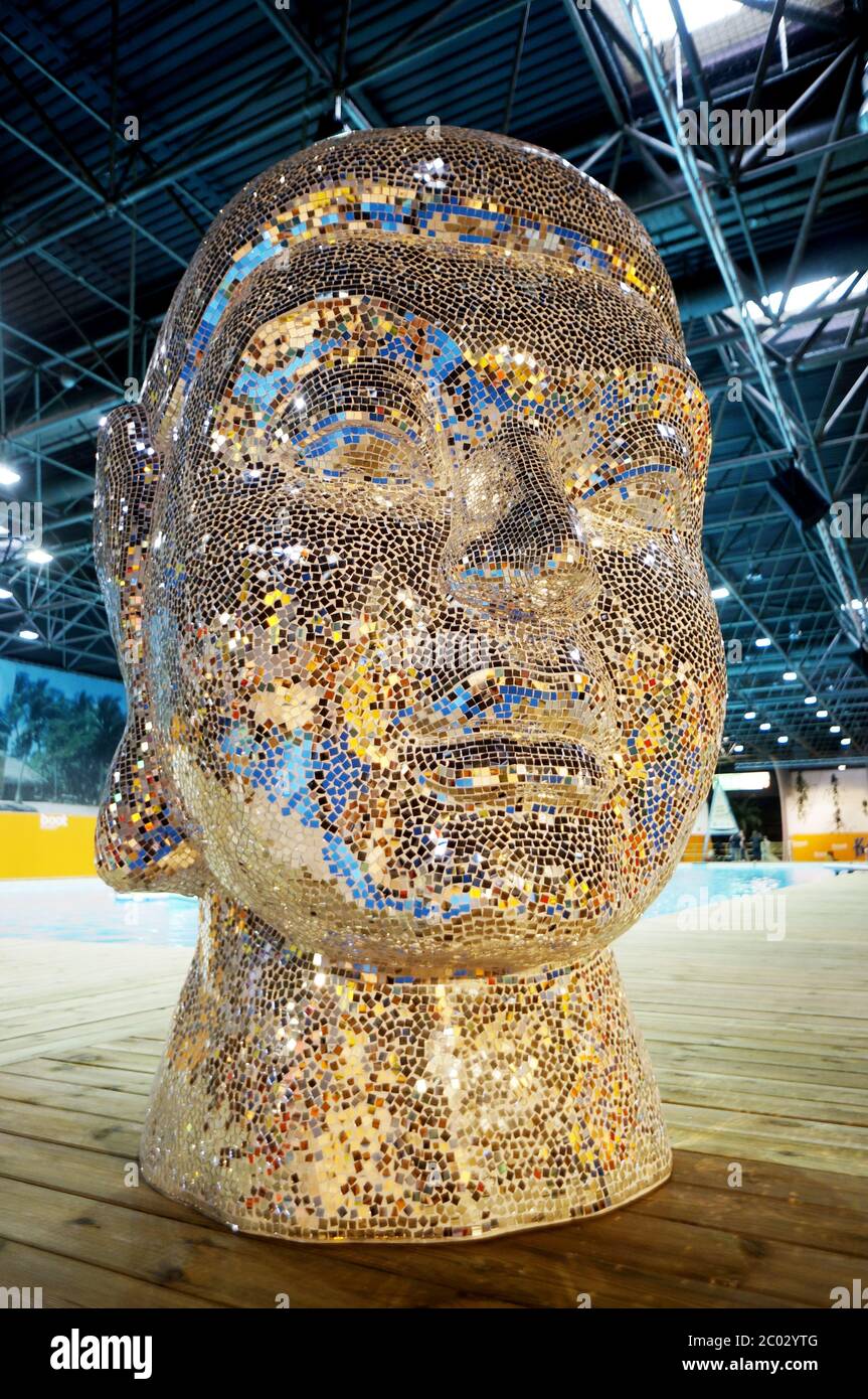 Oversized head hi-res stock photography and images - Alamy