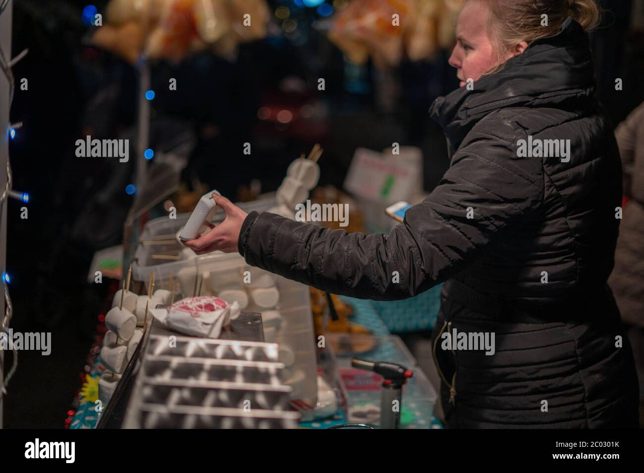 winter market stall Stock Photo - Alamy