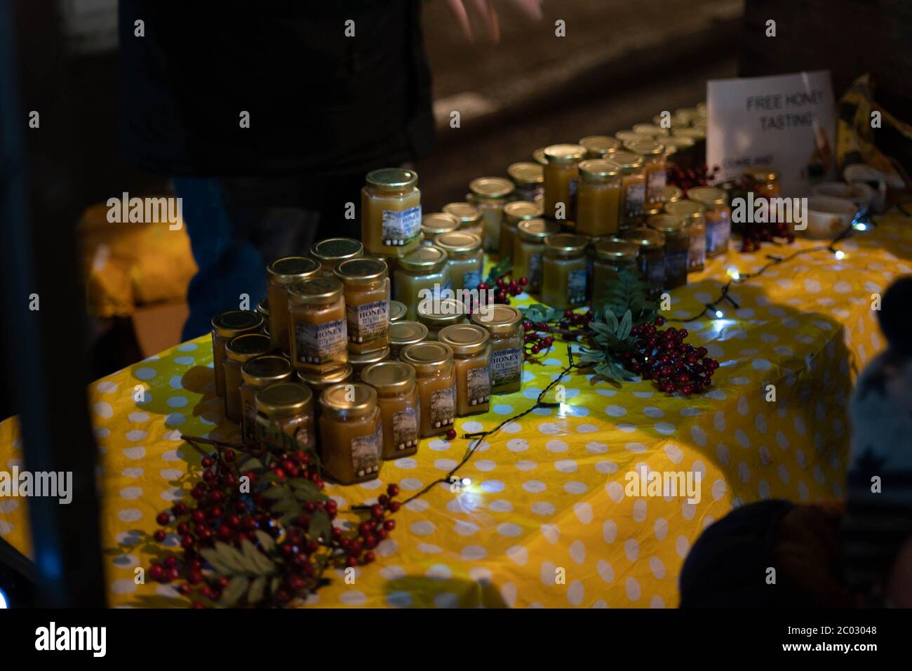 winter market stall Stock Photo - Alamy