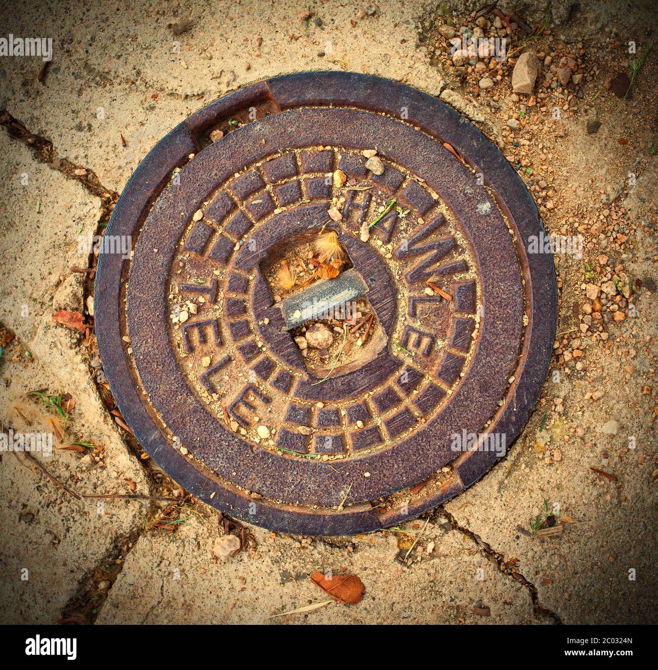Manhole cover art hi-res stock photography and images - Alamy