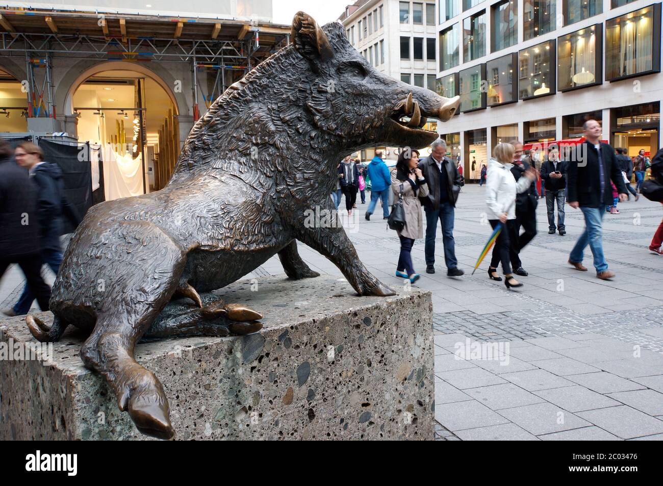 Sculpture of a boar Stock Photo - Alamy