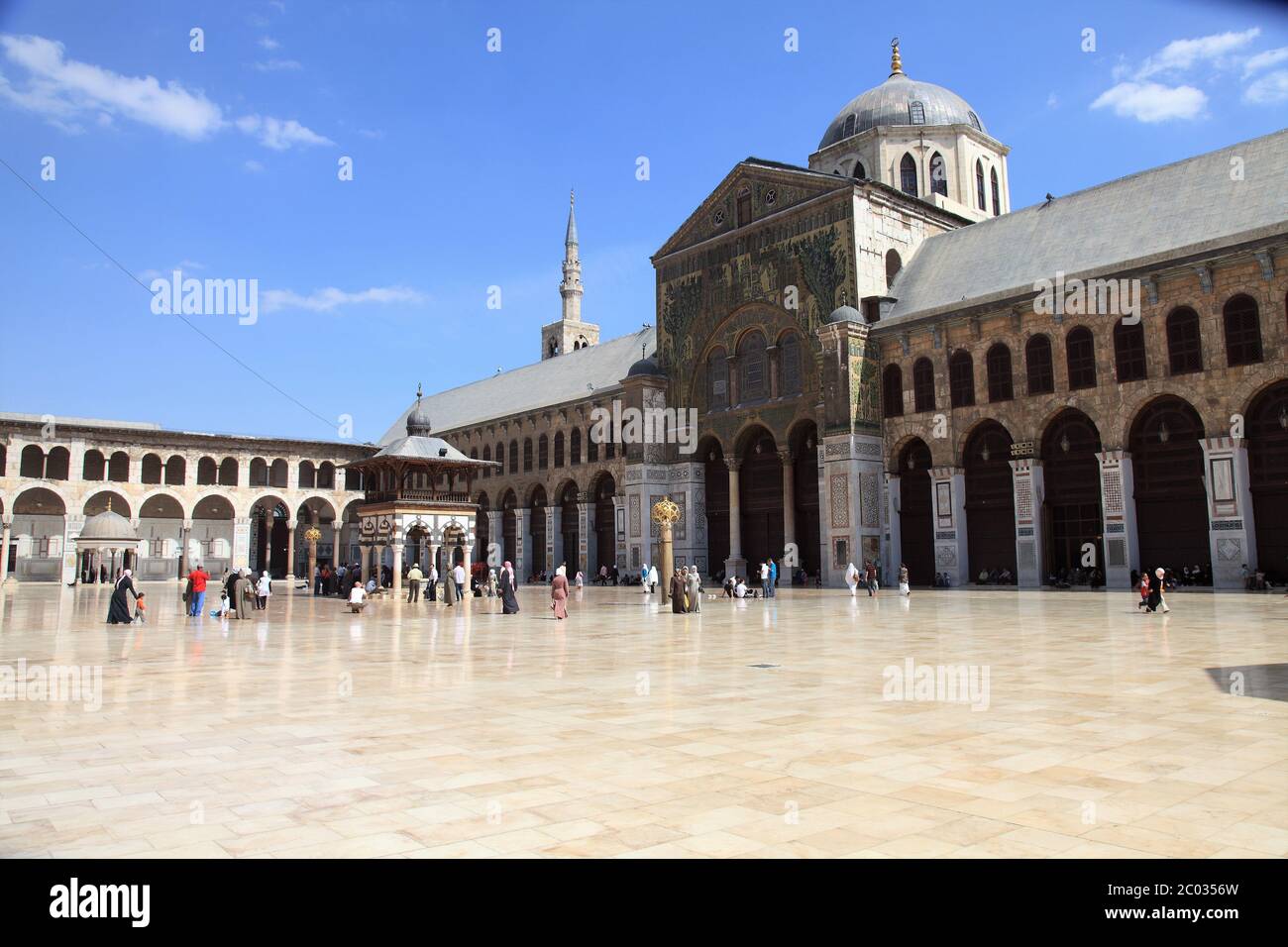 Islamic tile arch damascus hi-res stock photography and images - Alamy
