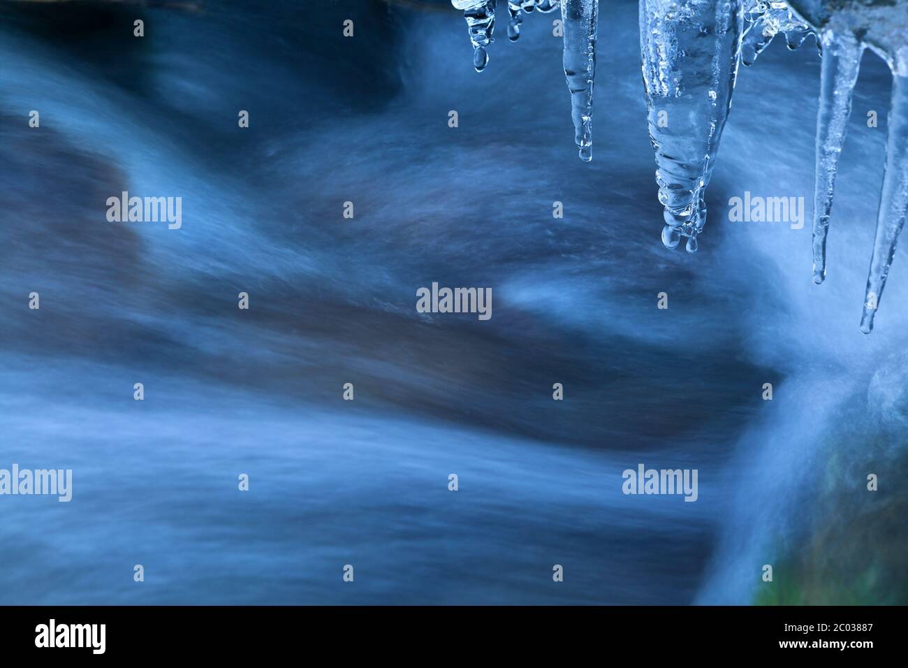 Frozen river flow icicle hi-res stock photography and images - Alamy