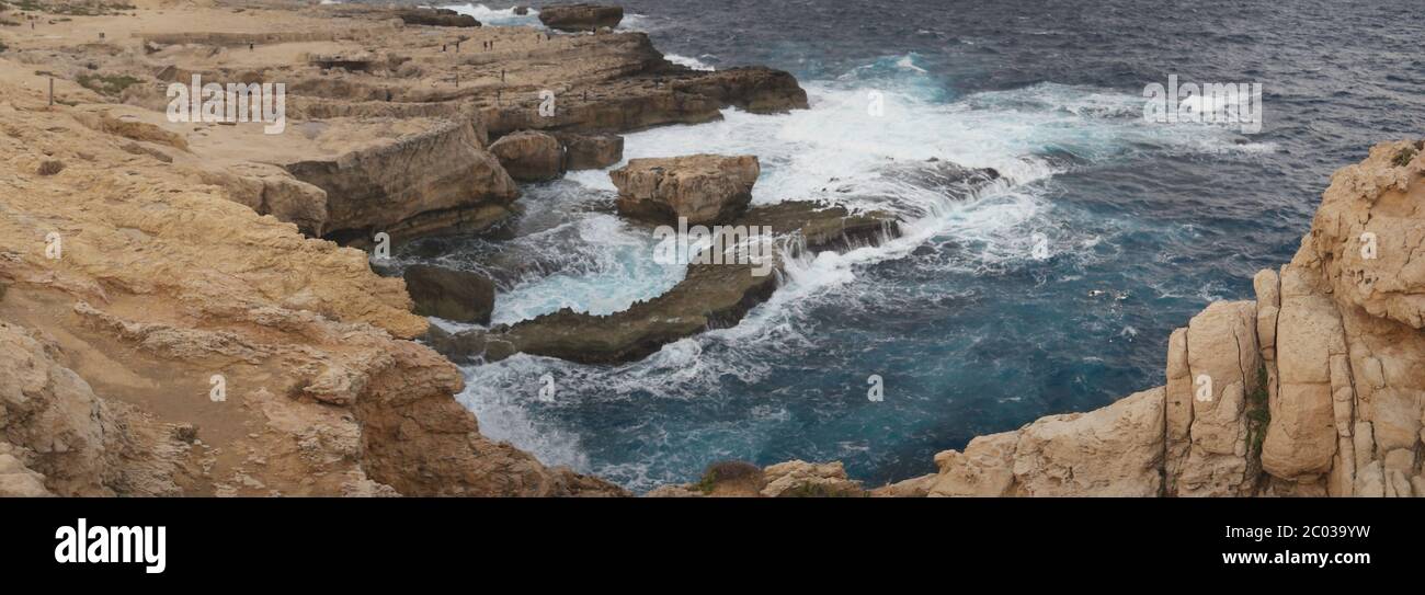 Breaking rocky hi-res stock photography and images - Alamy