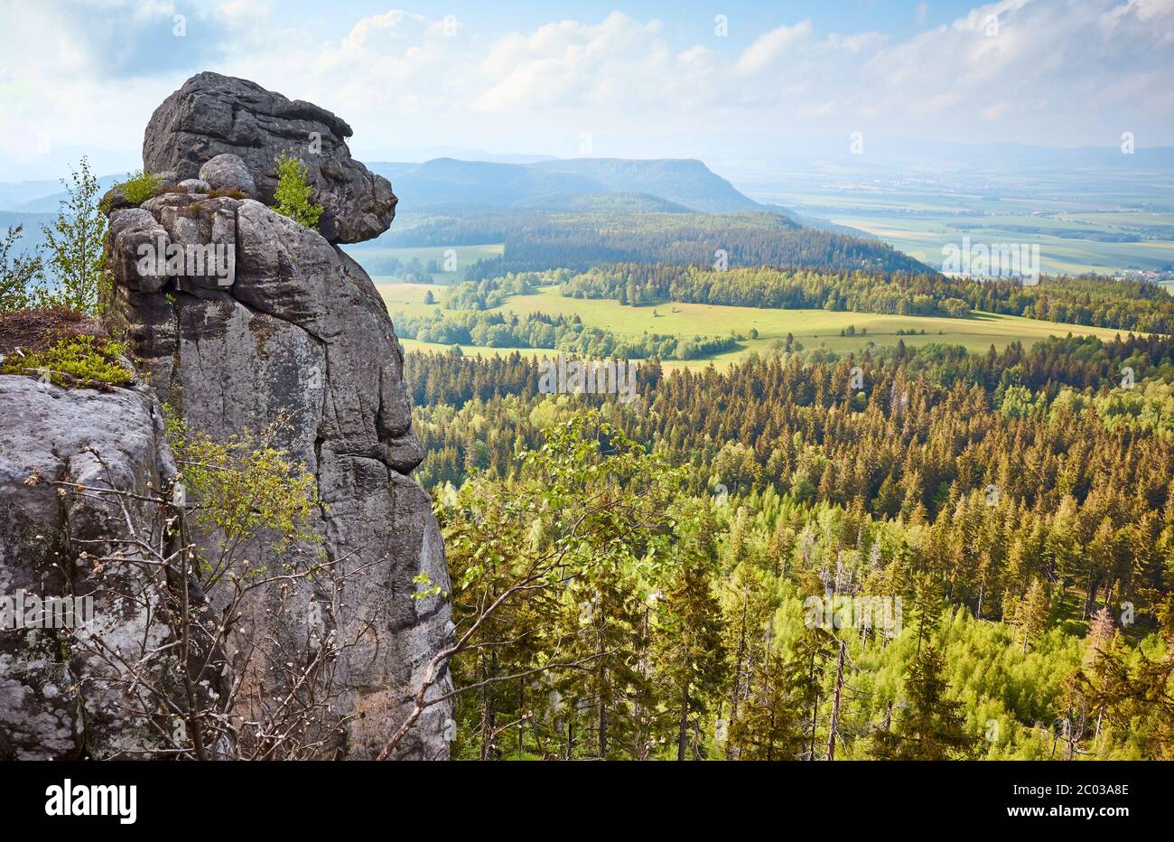 Monkey mountains hi-res stock photography and images - Alamy