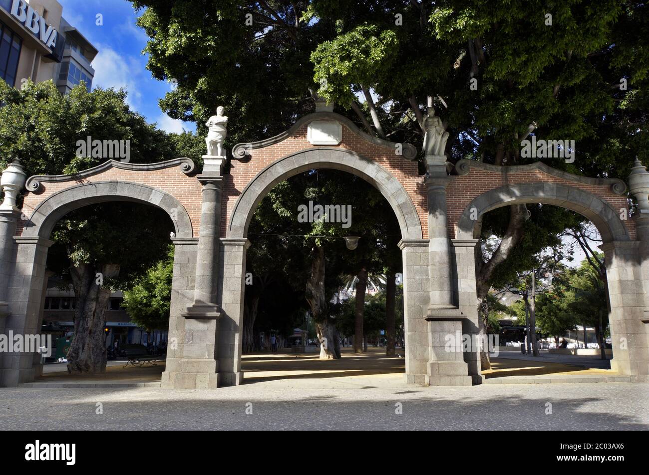 Archway at the Plaza Espana Stock Photo - Alamy