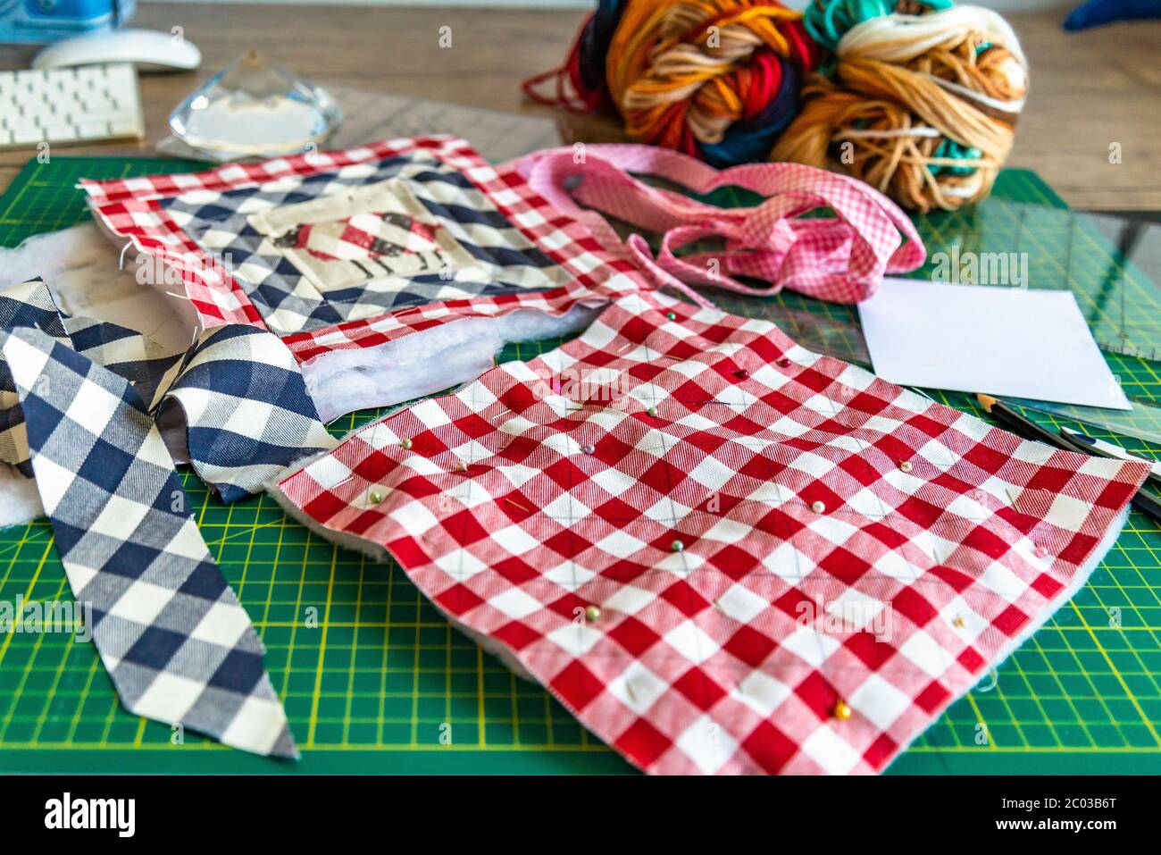 Patchwork fabric hi-res stock photography and images - Alamy