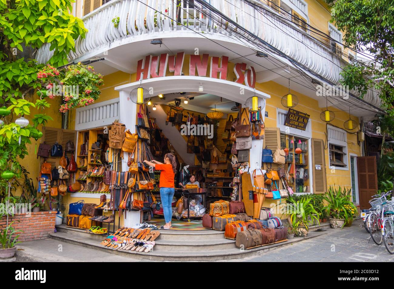 Hoi an vietnam storefront hi-res stock photography and images - Alamy