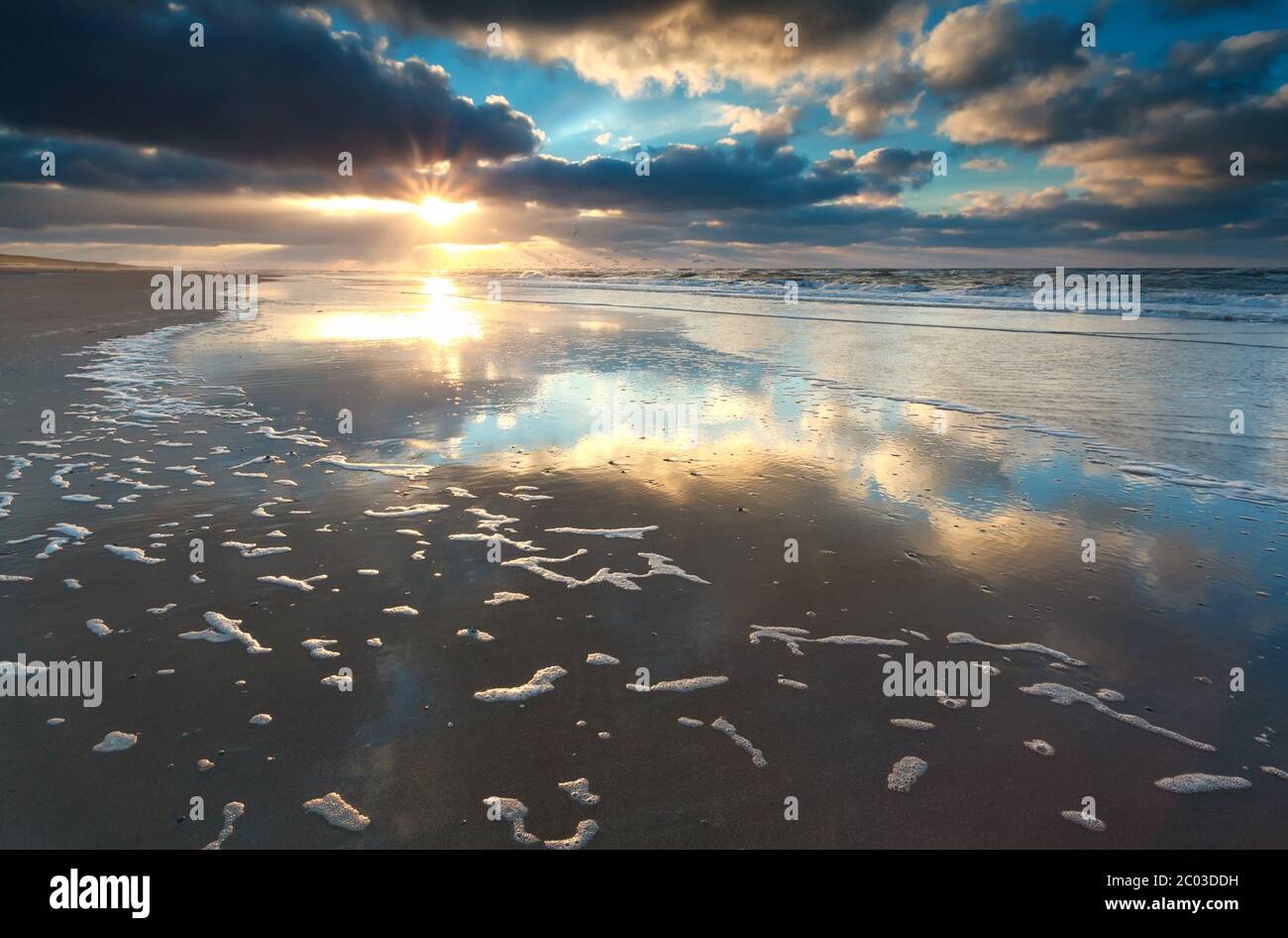 Gold coast sky hi-res stock photography and images - Alamy