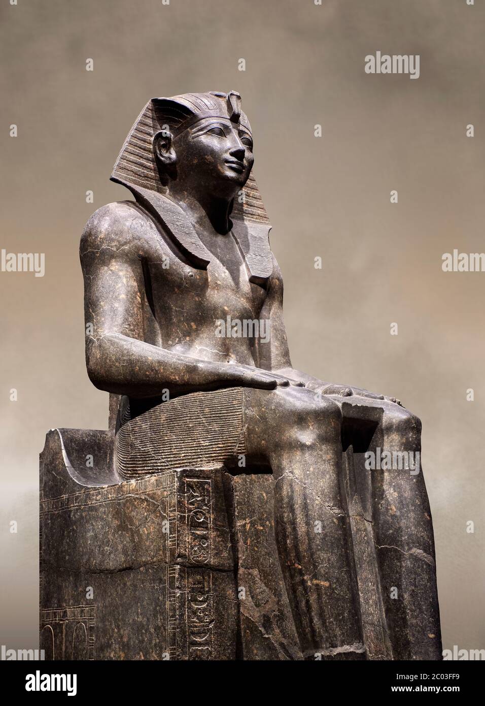 Ancient Egyptian statue of Tuthmosis II, granodorite, New Kingdom, 18th ...