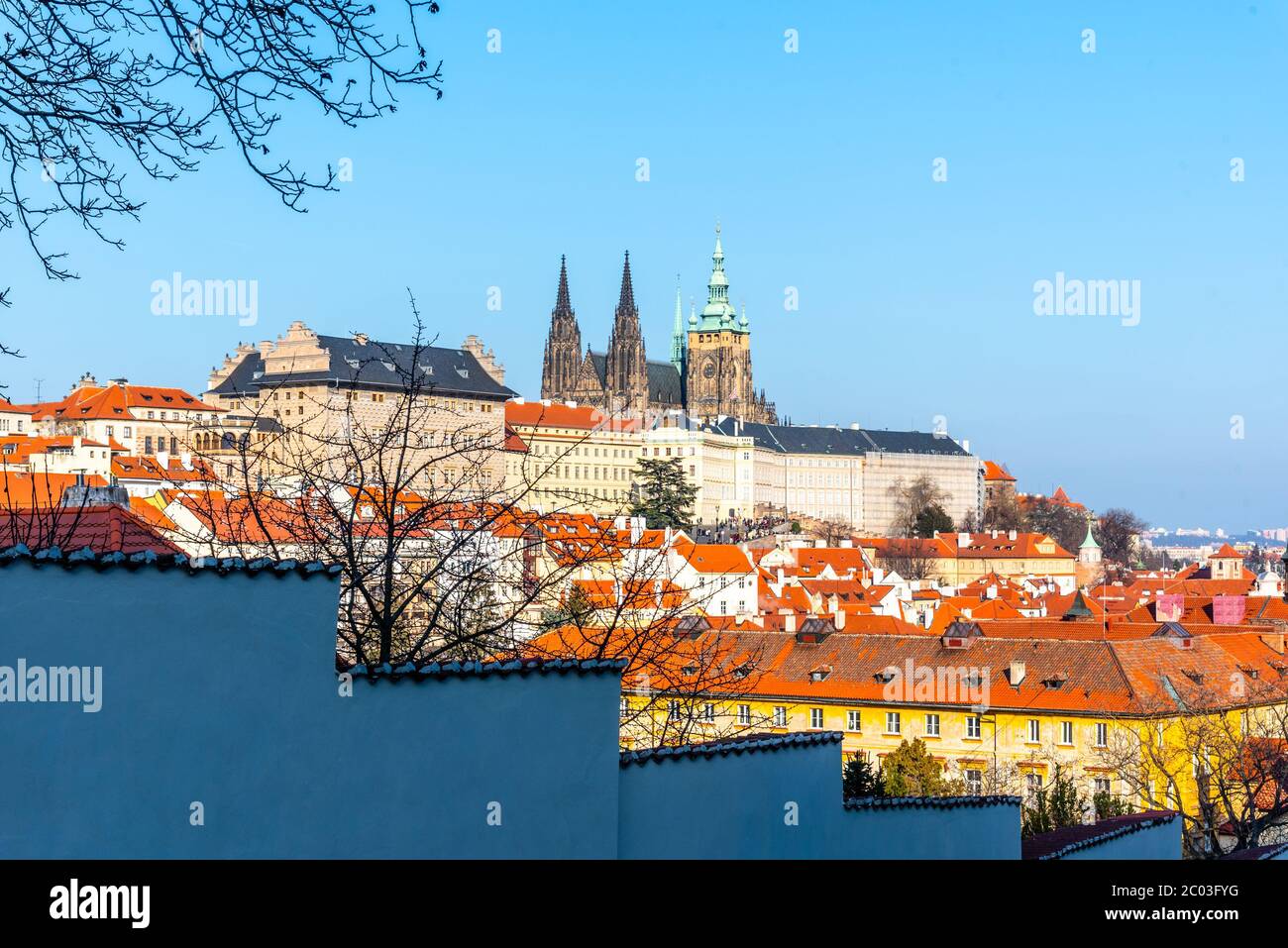 Prague Castle, Czech: Prazsky hrad, with St Vitus Cathedral, Hradcany ...