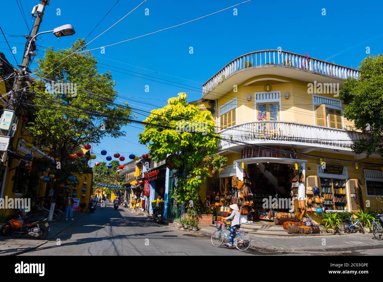 Hoi an vietnam storefront hi-res stock photography and images - Alamy