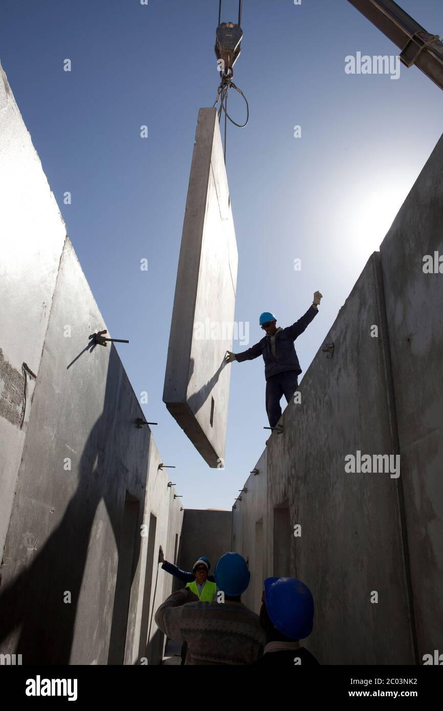 Buildings accomodation blocks for construction workers fabricating a ...