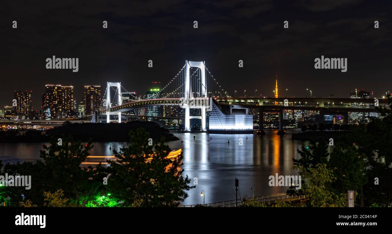 Rainbow Bridge by night (Tokyo, Japan Stock Photo - Alamy