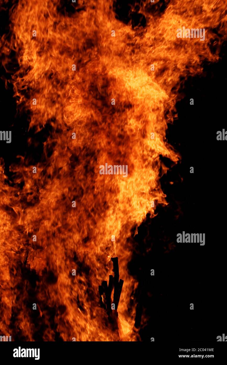 Beautiful camp fire at the dark night Stock Photo - Alamy