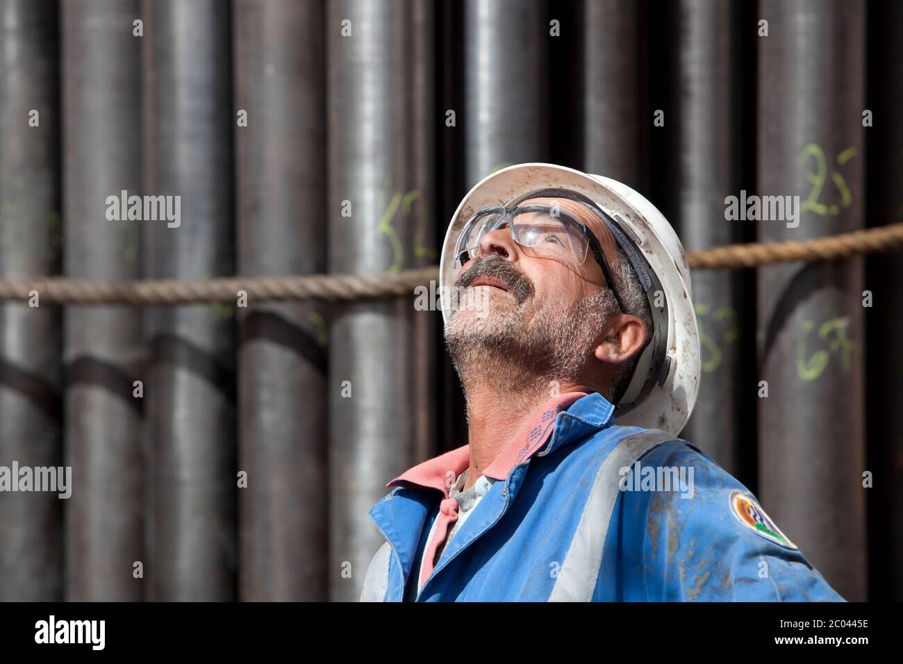 Engineer oil rig hi-res stock photography and images - Alamy