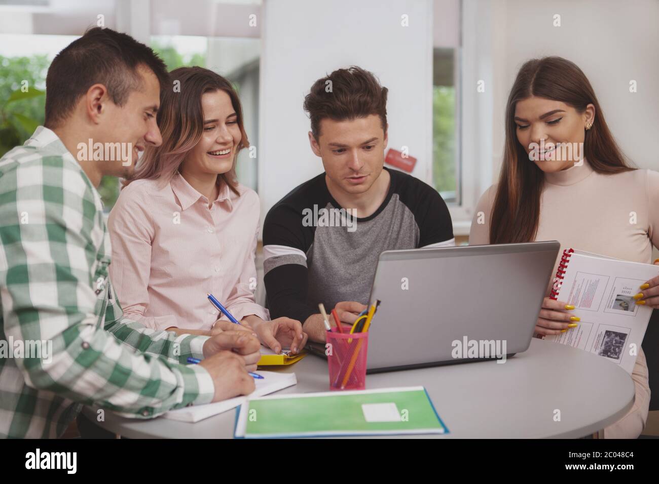 Diverse high school students campus hi-res stock photography and images ...