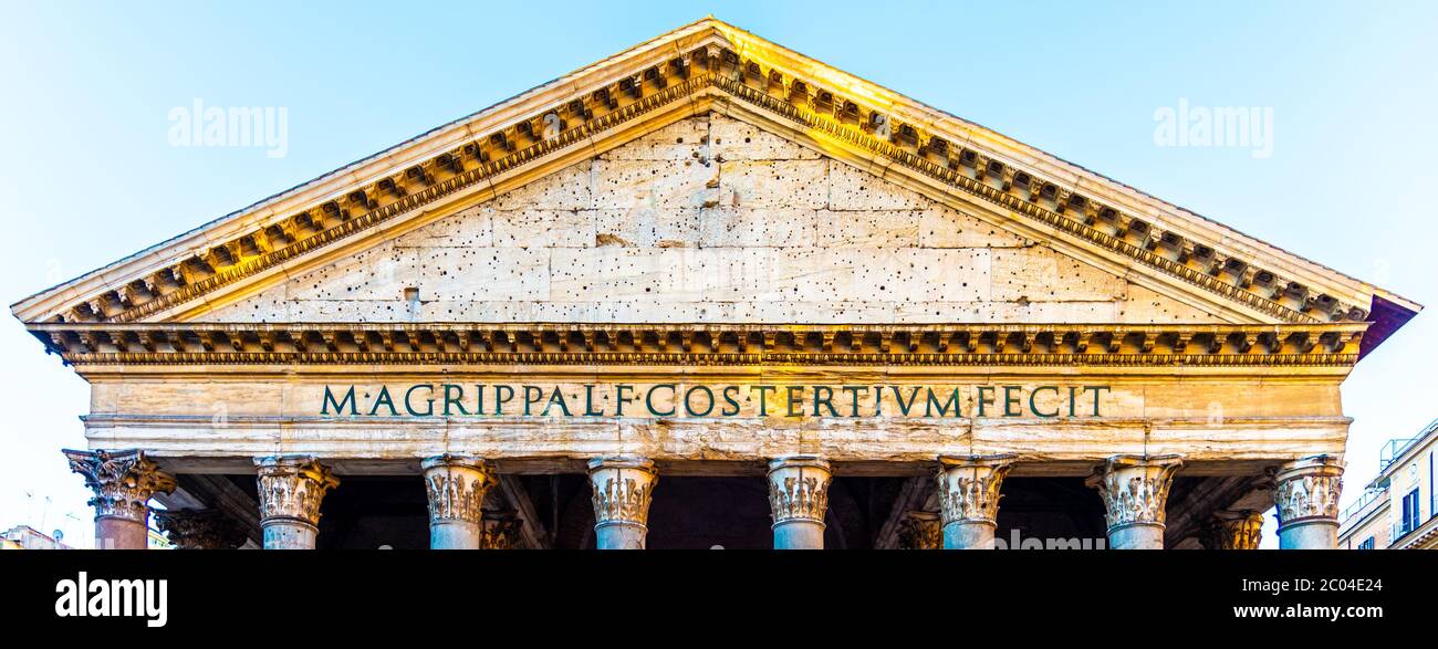 Pediment temple hi-res stock photography and images - Alamy