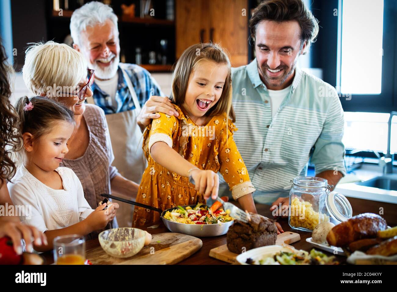 Family group portrait parents grandparents hi-res stock photography and ...