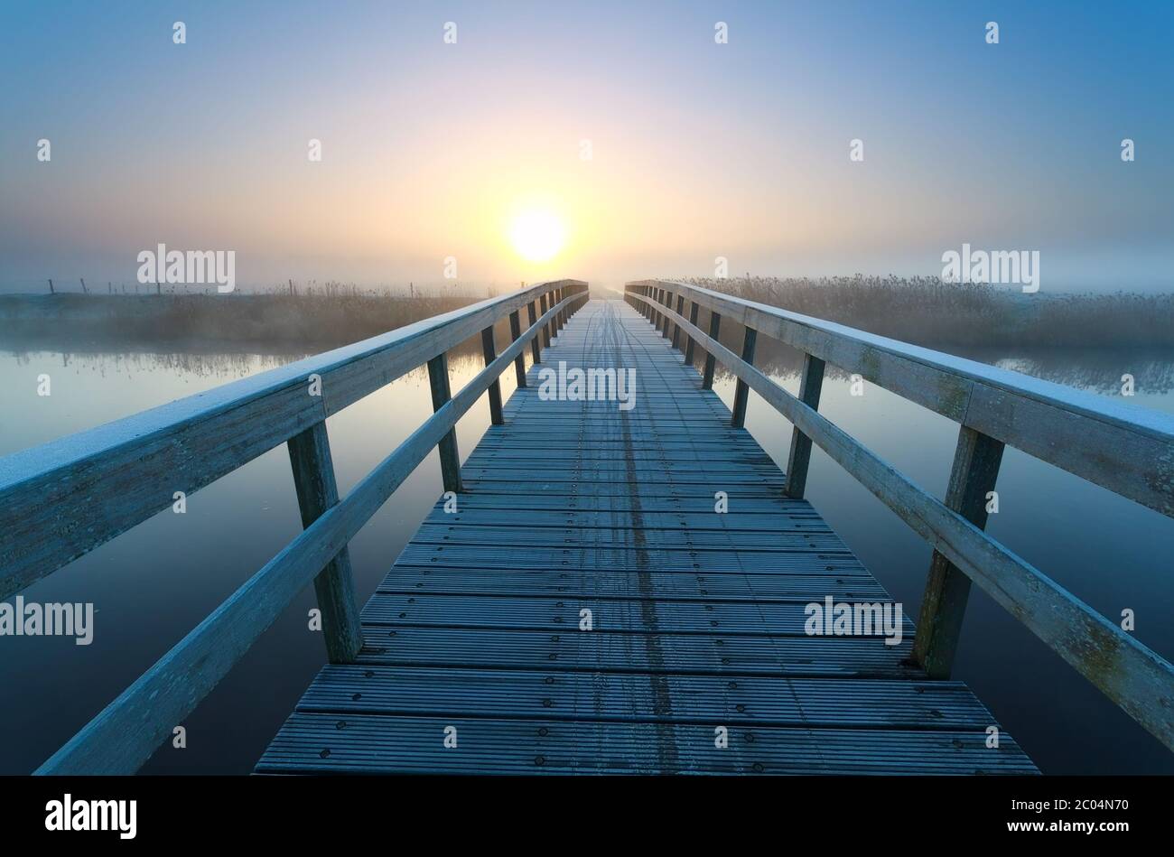 bridge to sunrise sun Stock Photo - Alamy