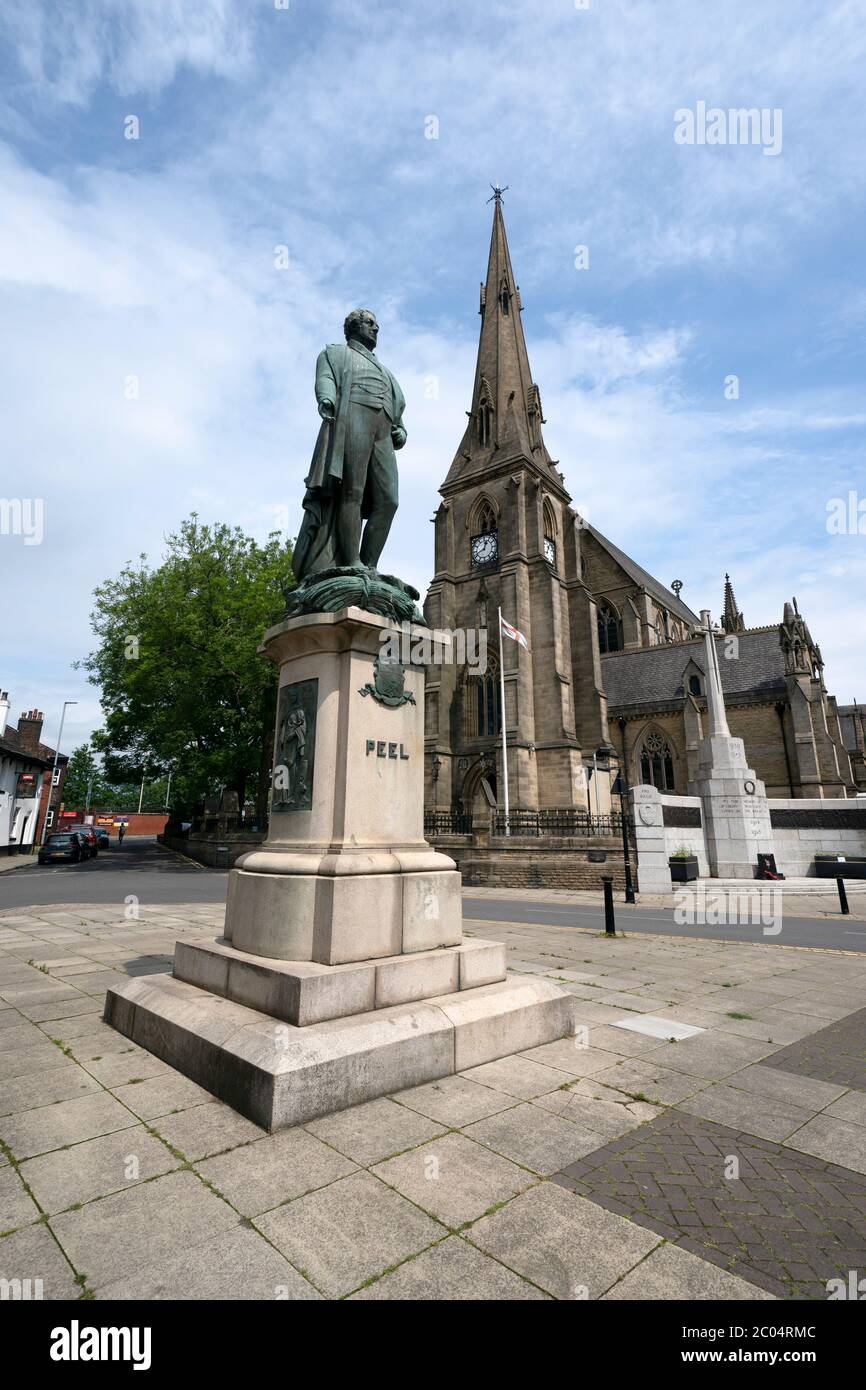 Robert peel statue hi-res stock photography and images - Alamy