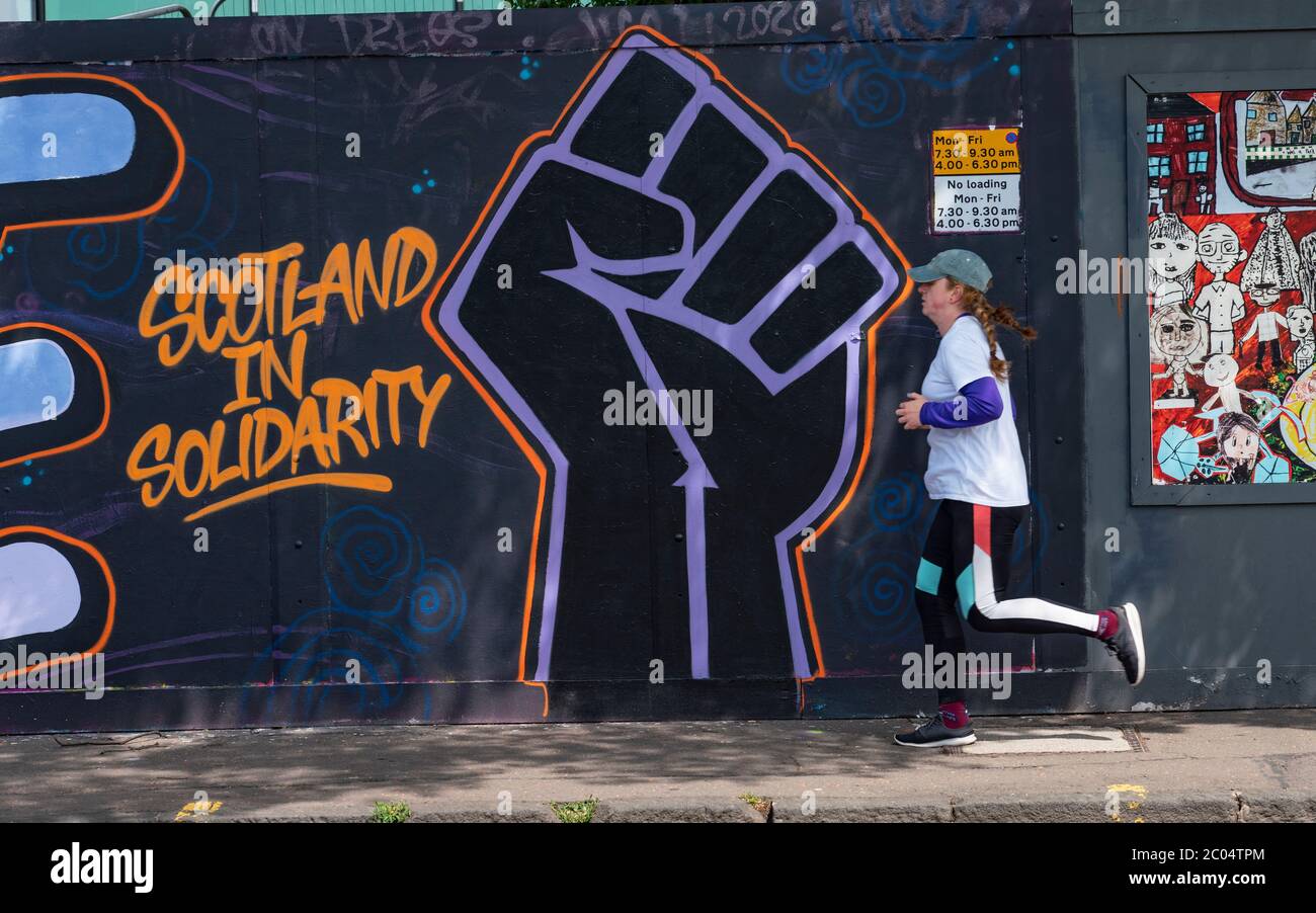 Anti racism graffiti scotland hi-res stock photography and images - Alamy