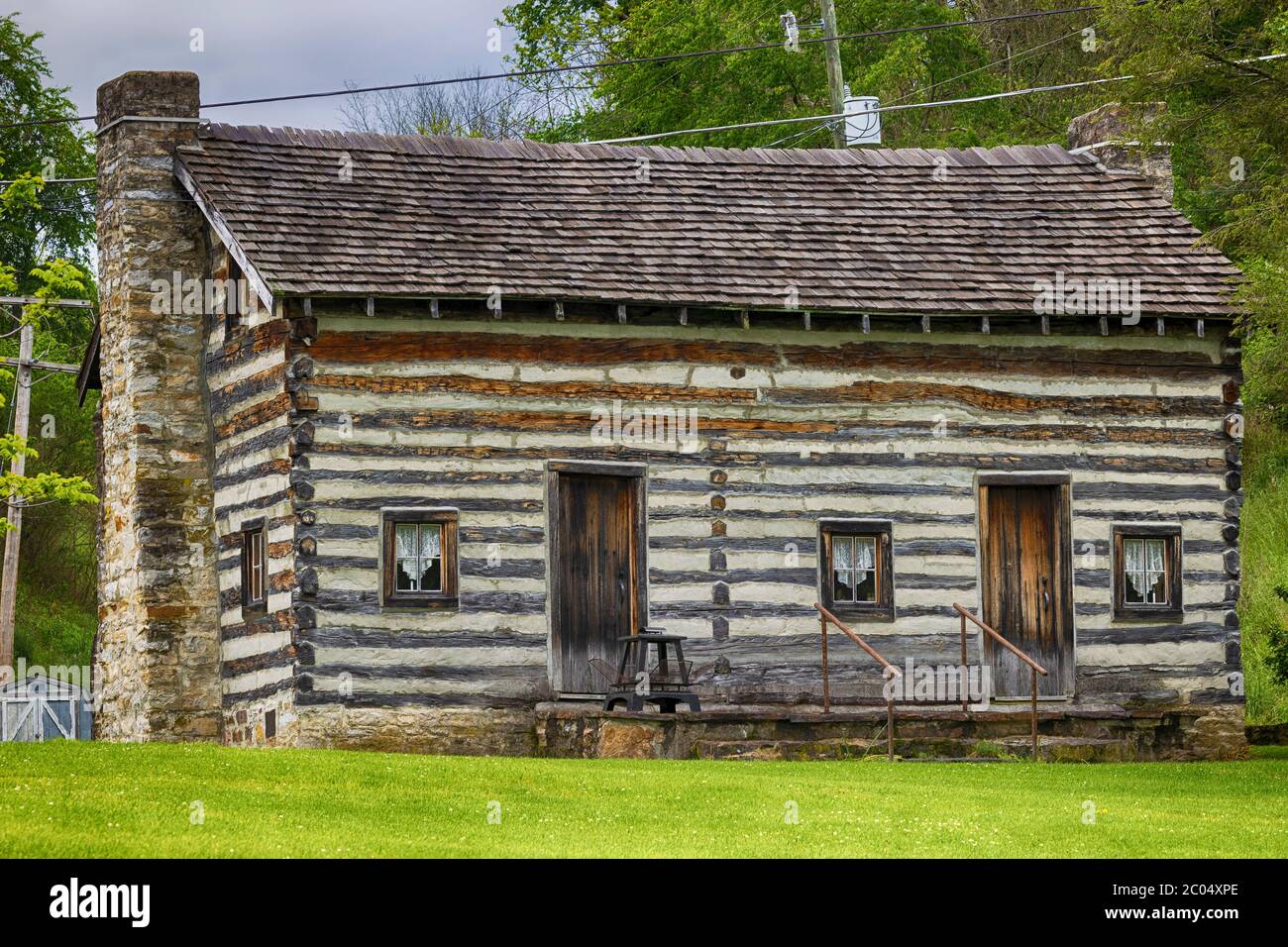 Log cabin church hi-res stock photography and images - Alamy