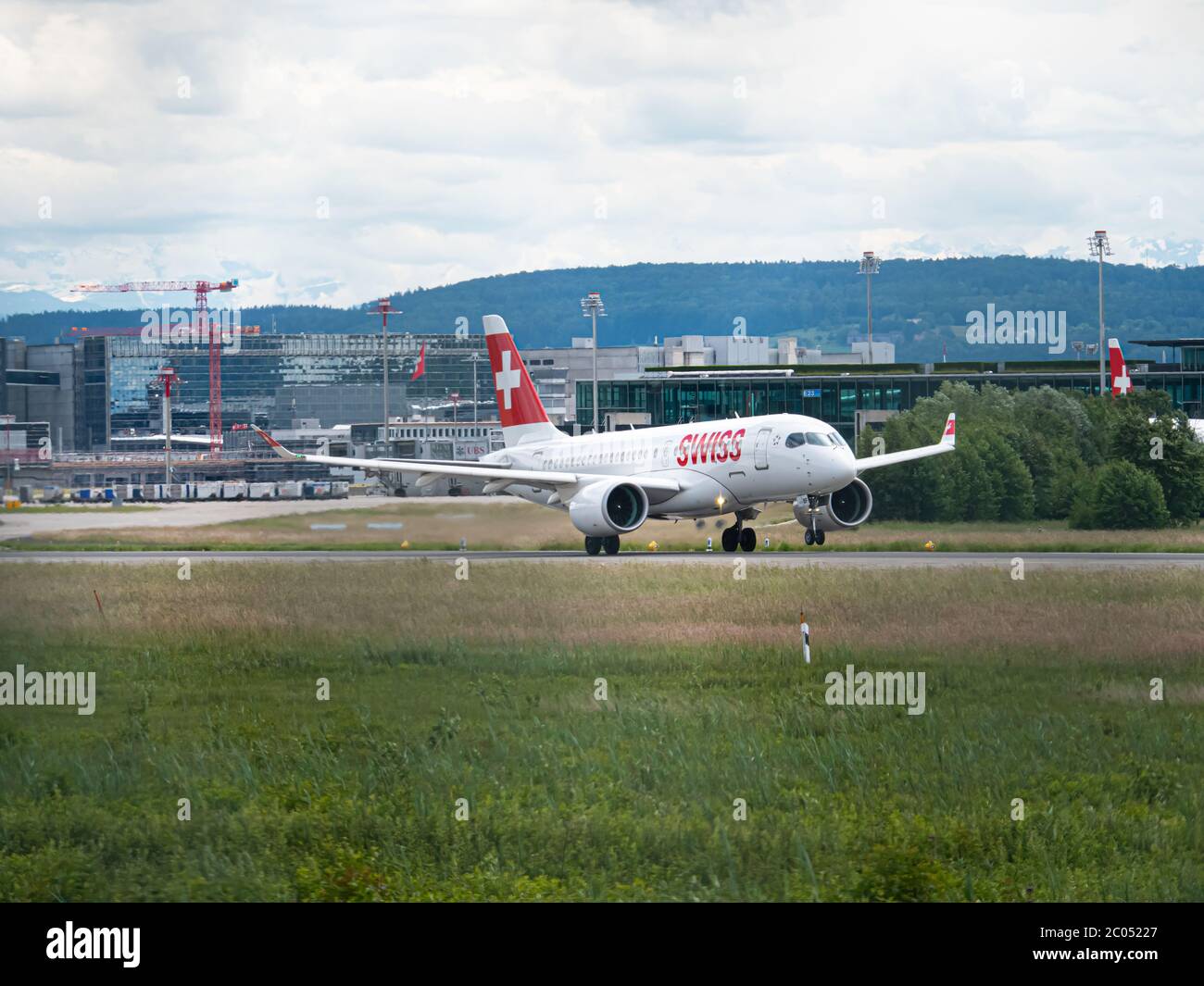 Zurich take off hi-res stock photography and images - Alamy
