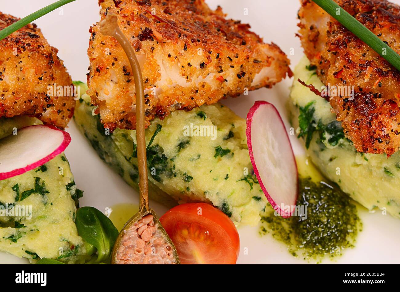 Mashed potatoes fish in plate hi-res stock photography and images - Alamy
