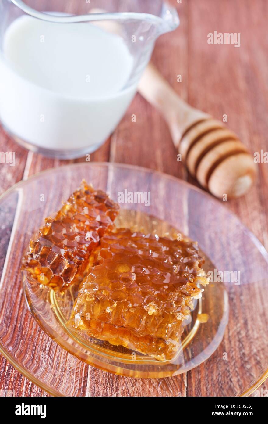 Honey and milk Stock Photo - Alamy
