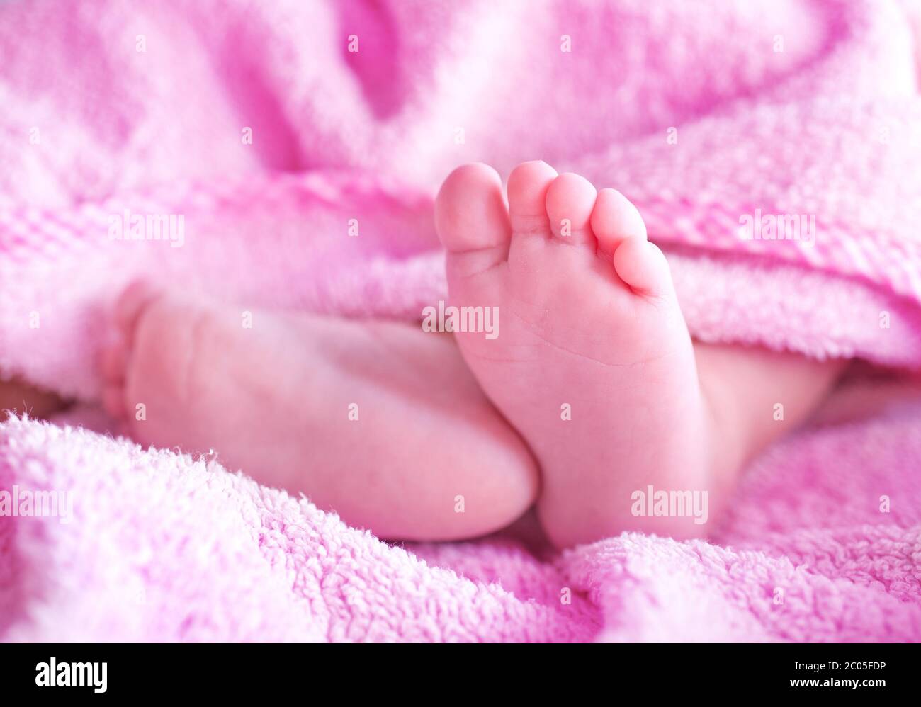 Baby toes detail hi-res stock photography and images - Alamy
