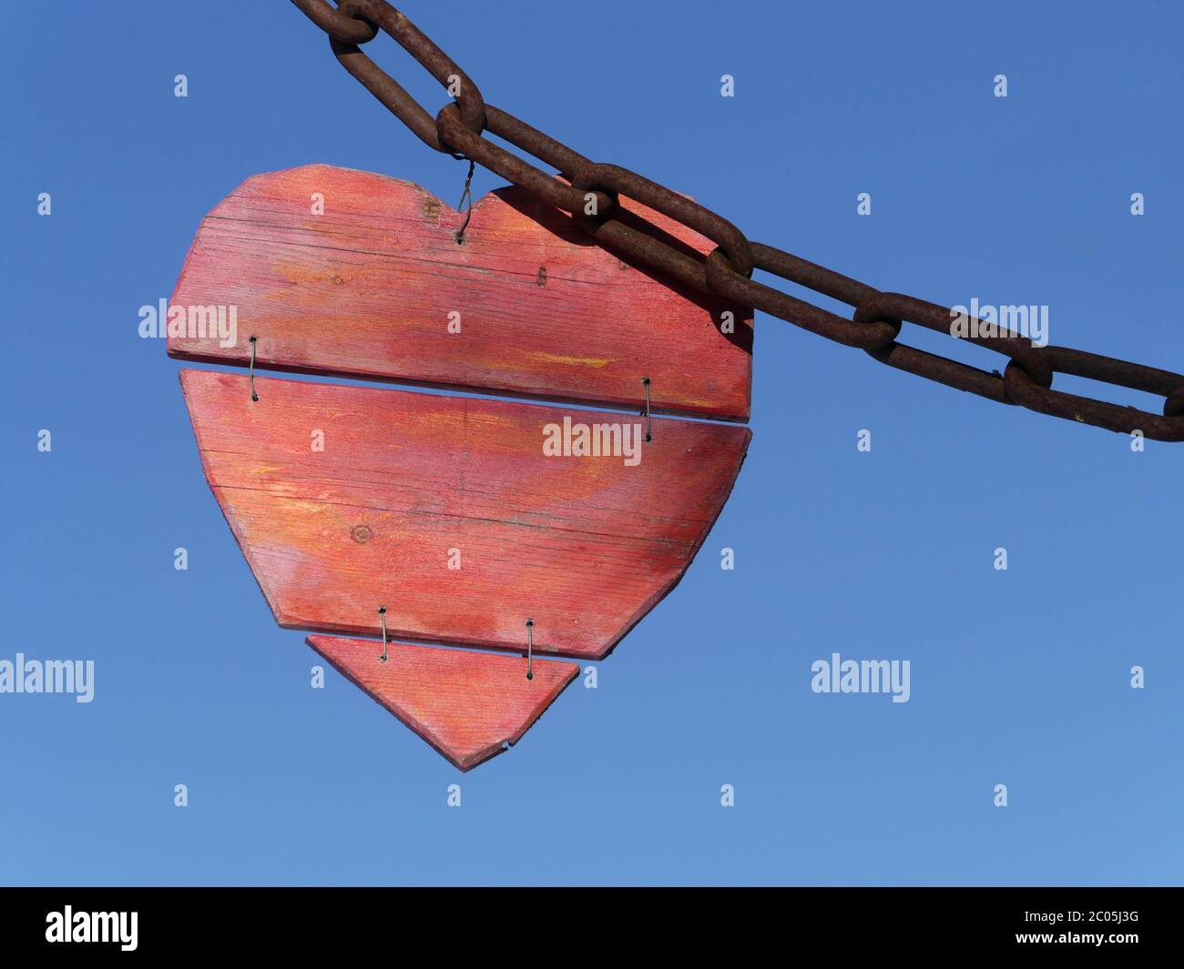 Chain heart hi-res stock photography and images - Alamy